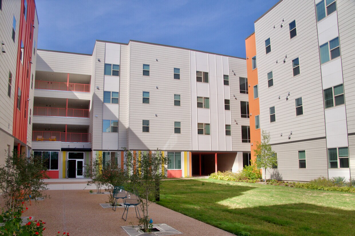 Parker Lane Apartments - 2105 Parker Ln Austin, TX 78741 | Apartments.com