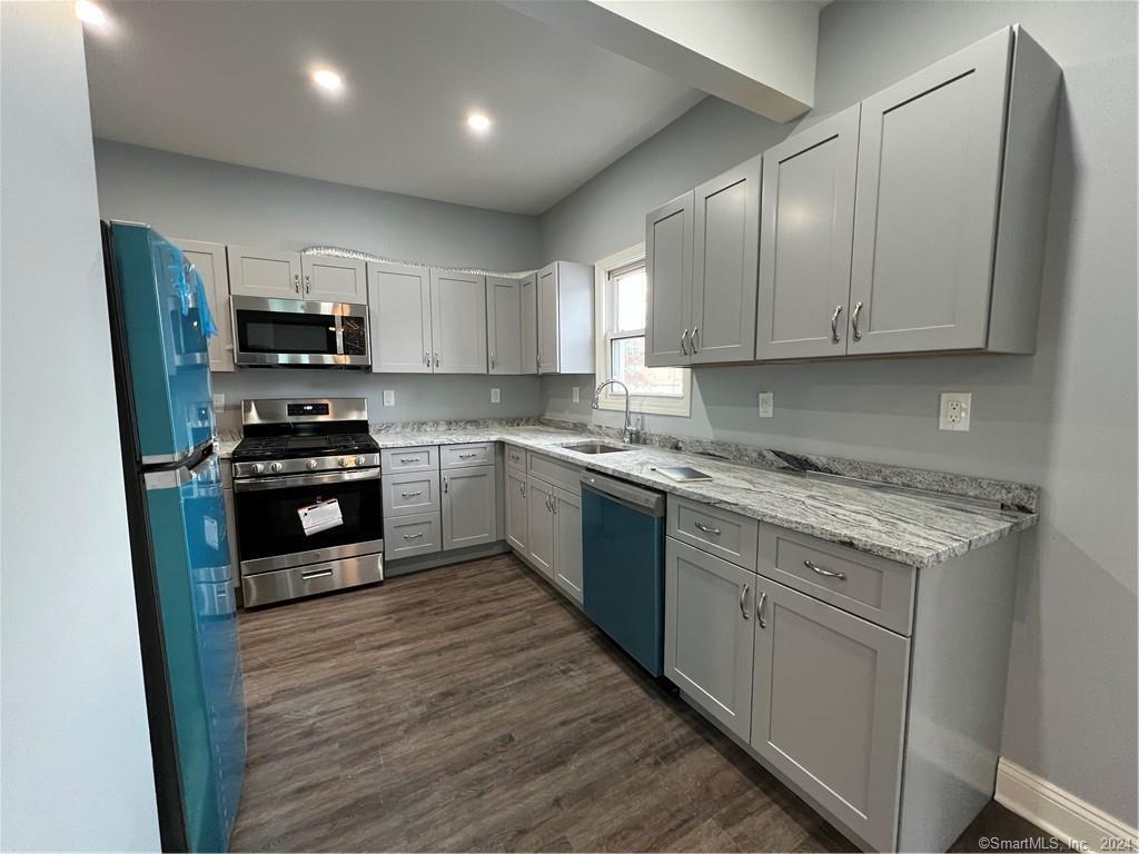 60 Perry Ave, Shelton, CT 06484 - Room for Rent in Shelton, CT ...