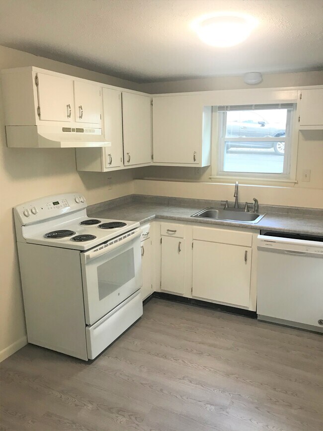 851 Mammoth Rd Unit 1N, Manchester, NH 03104 - Apartments in Manchester ...