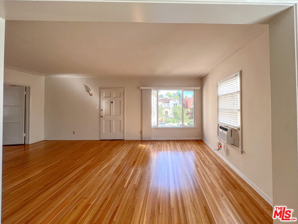 1365 1/2 Masselin Ave, Los Angeles, CA 90019 - Room for Rent in Los ...