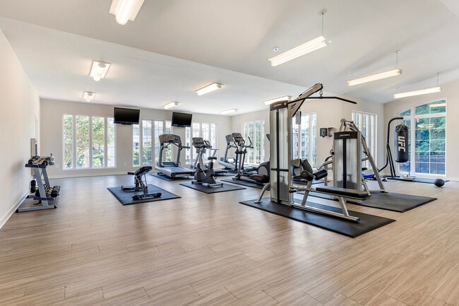 Annapolis Roads Apartments - 1 Eaglewood Rd Annapolis, MD 21403 ...