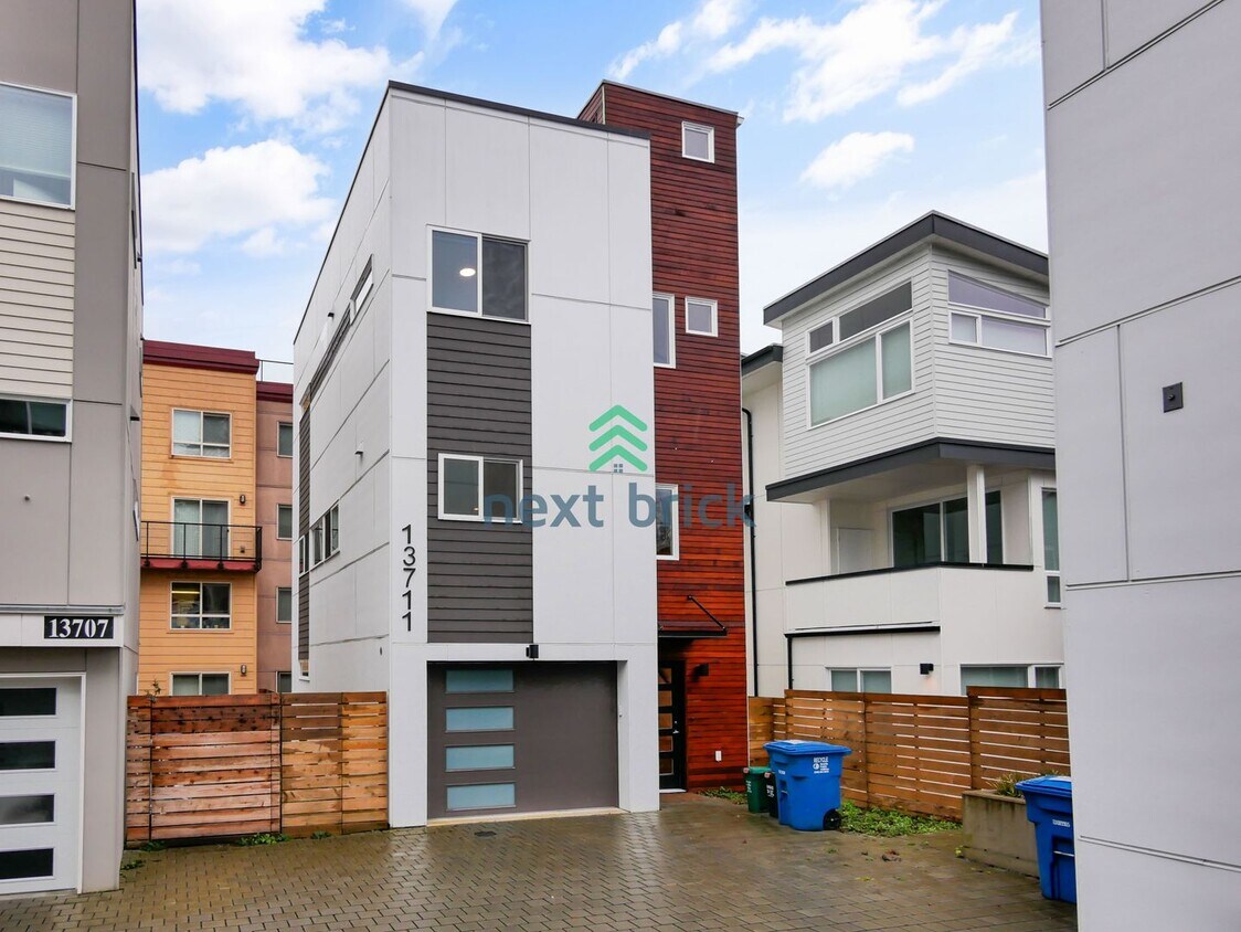13711 35th Ave NE, Seattle, WA 98125 - Townhome Rentals in Seattle WA | Apartments.com