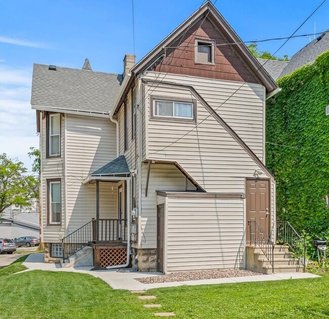 2619 S Lenox St, Milwaukee, WI 53207 - House Rental in Milwaukee, WI ...