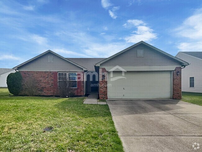 Foxfire Apartments for Rent with Hardwood Floors - Indianapolis, IN - 1 ...