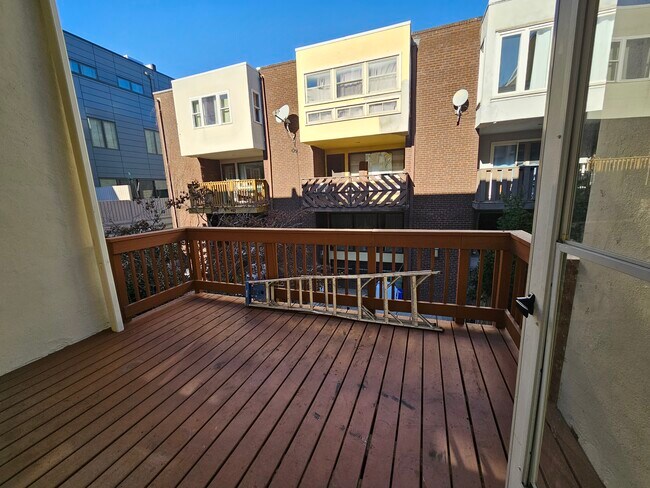 1135 Rodman St, Philadelphia, PA 19147 - Townhome Rentals in ...