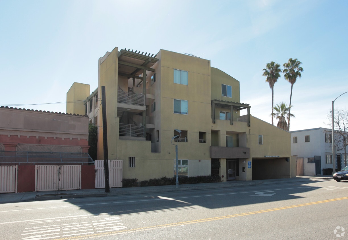 Wavecrest Apartments - 708 Pico Blvd Santa Monica, CA 90405 ...