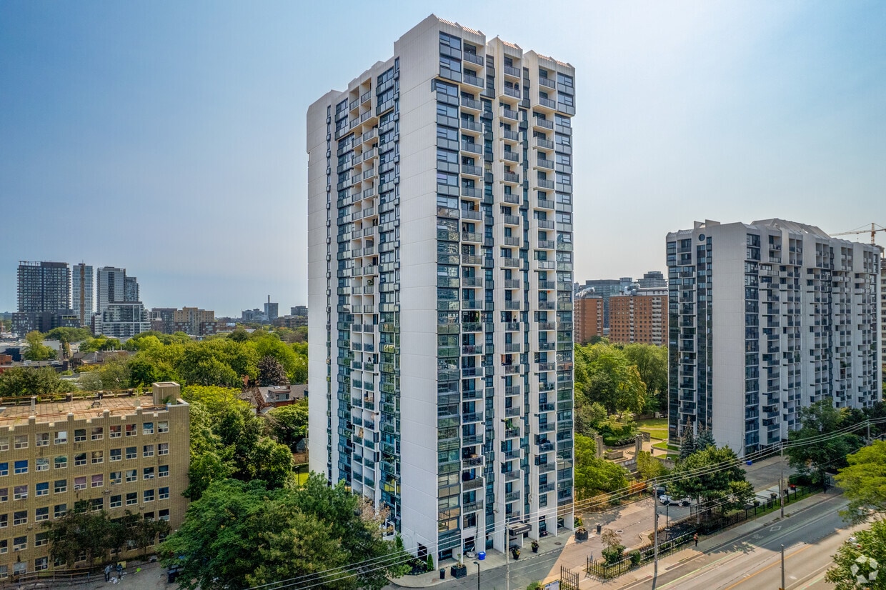 Sherbourne Estates (201 Building) Apartments - 201 Sherbourne St ...