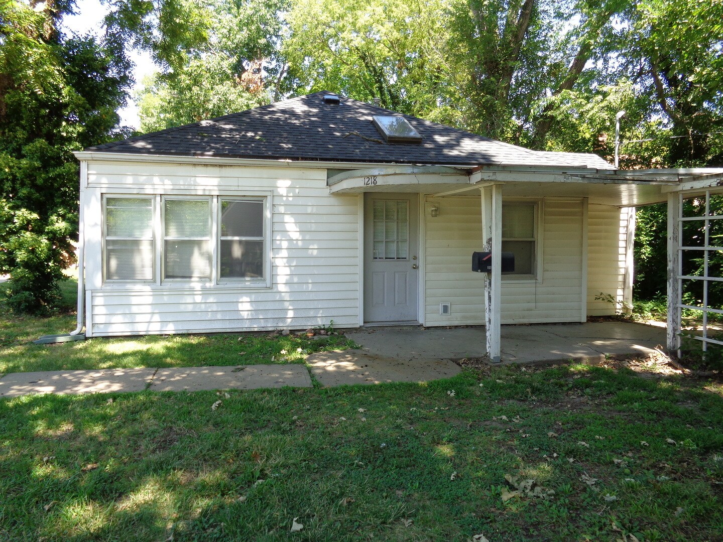 1218 N 11Th St Unit 1, Manhattan, KS 66502 - Room for Rent in Manhattan ...
