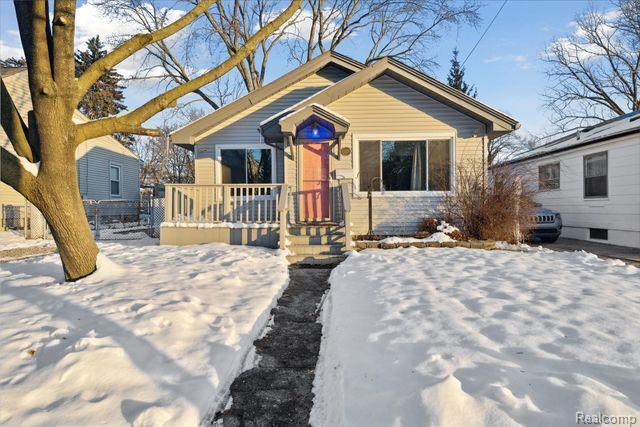 227 E Baker Ave, Clawson, MI 48017 - House Rental in Clawson, MI | Apartments.com