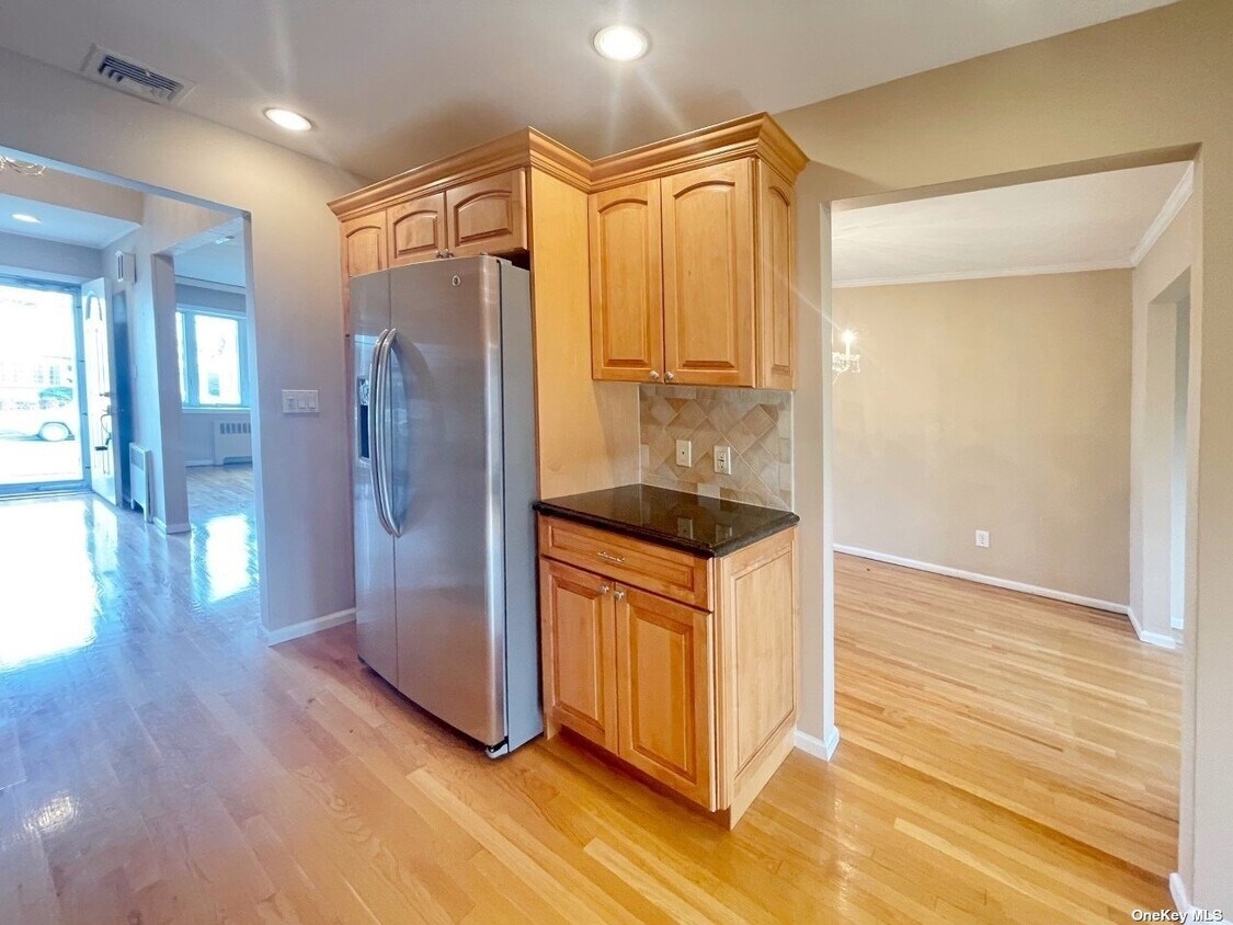 890 Durham Rd Unit 1, East Meadow, NY 11554 - 890 Durham Rd East Meadow ...