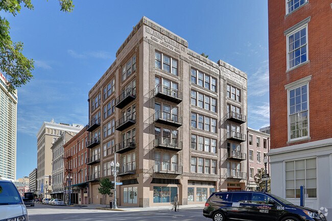 Picayune Place Historic District Apartments for Rent with a Garage ...