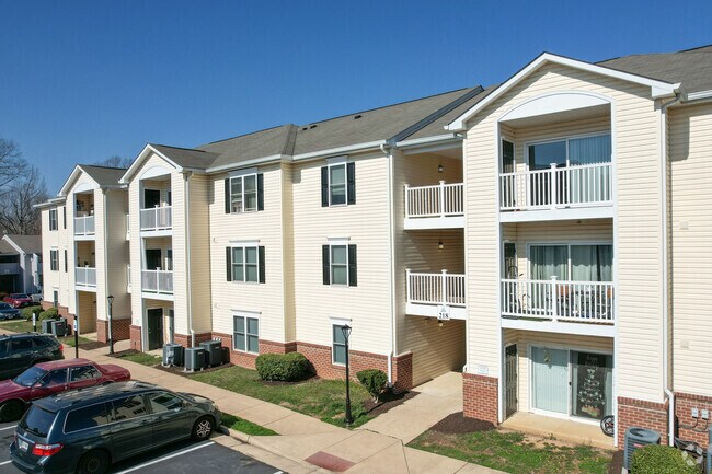 The Estates of Idlewild Apartments for Rent with Hardwood Floors ...