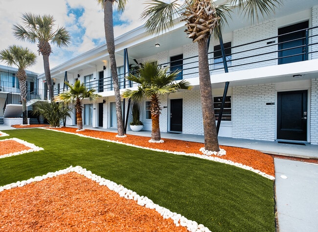 Myrtle Beach Boardwalk Apartments for Rent with Hardwood Floors ...