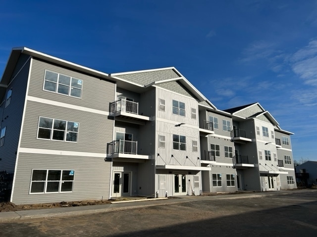 Fairlake Apartments - Apartments in Holland, MI | Apartments.com