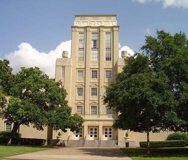 Baylor University - Waco, TX: Campus Guide | Apartments.com