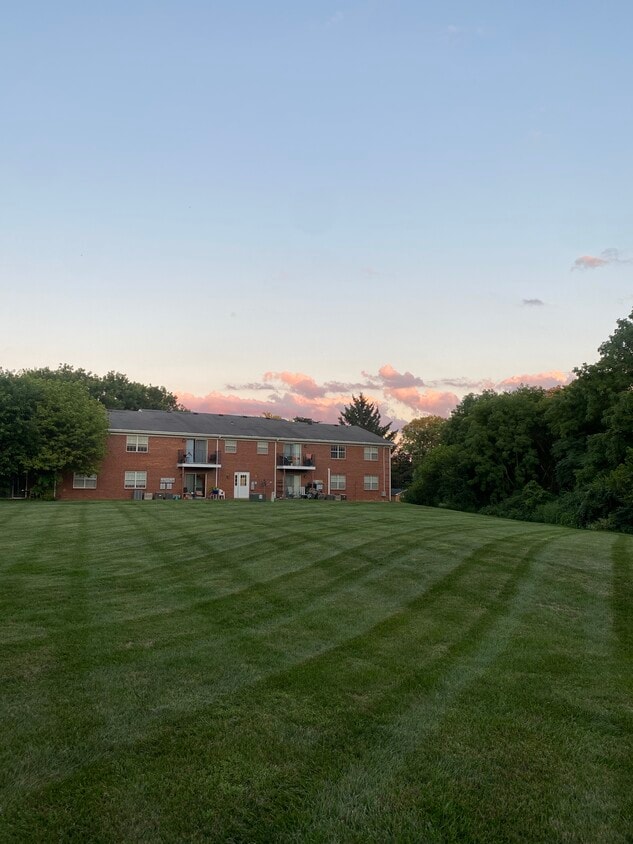 Colonial Crest Apartments - 405 S Morrison Rd Muncie, IN 47304 ...