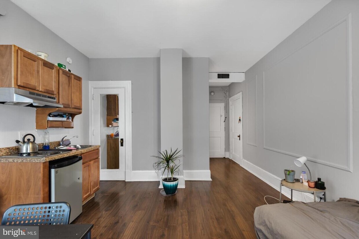 1324 Locust St Unit 1216, Philadelphia, PA 19107 - Room for Rent in ...