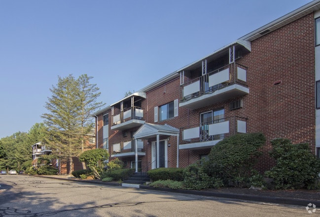 Colonial Drive Condominiums Apartments - Andover, MA | Apartments.com