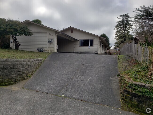 Apartments for Rent with Yard in Cutten CA