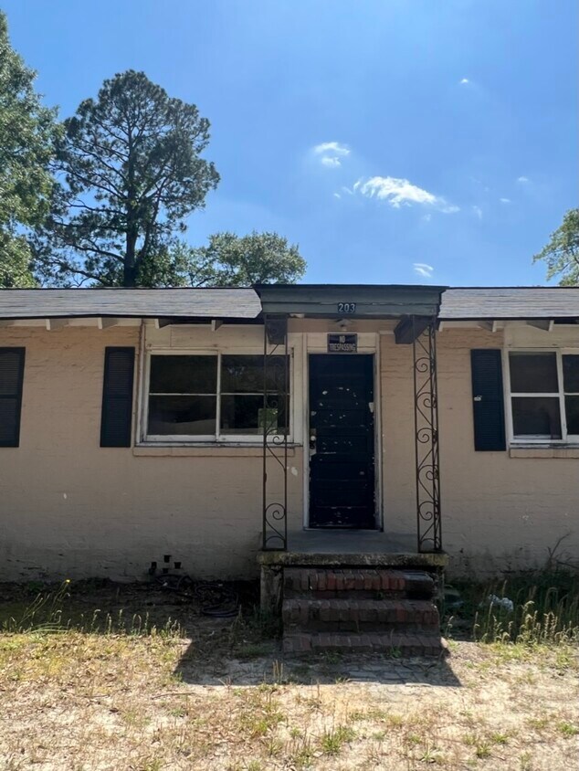 203 Montreat St, Sumter, SC 29150 - House Rental in Sumter, SC ...