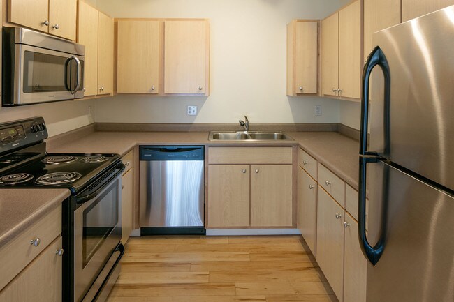 Collins Circle Apartment Rentals - Portland, OR | Apartments.com
