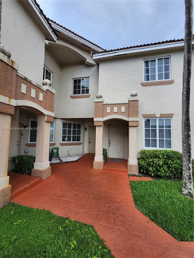 8356 NW 10th St, Miami, FL 33126 - Townhome Rentals in Miami FL ...