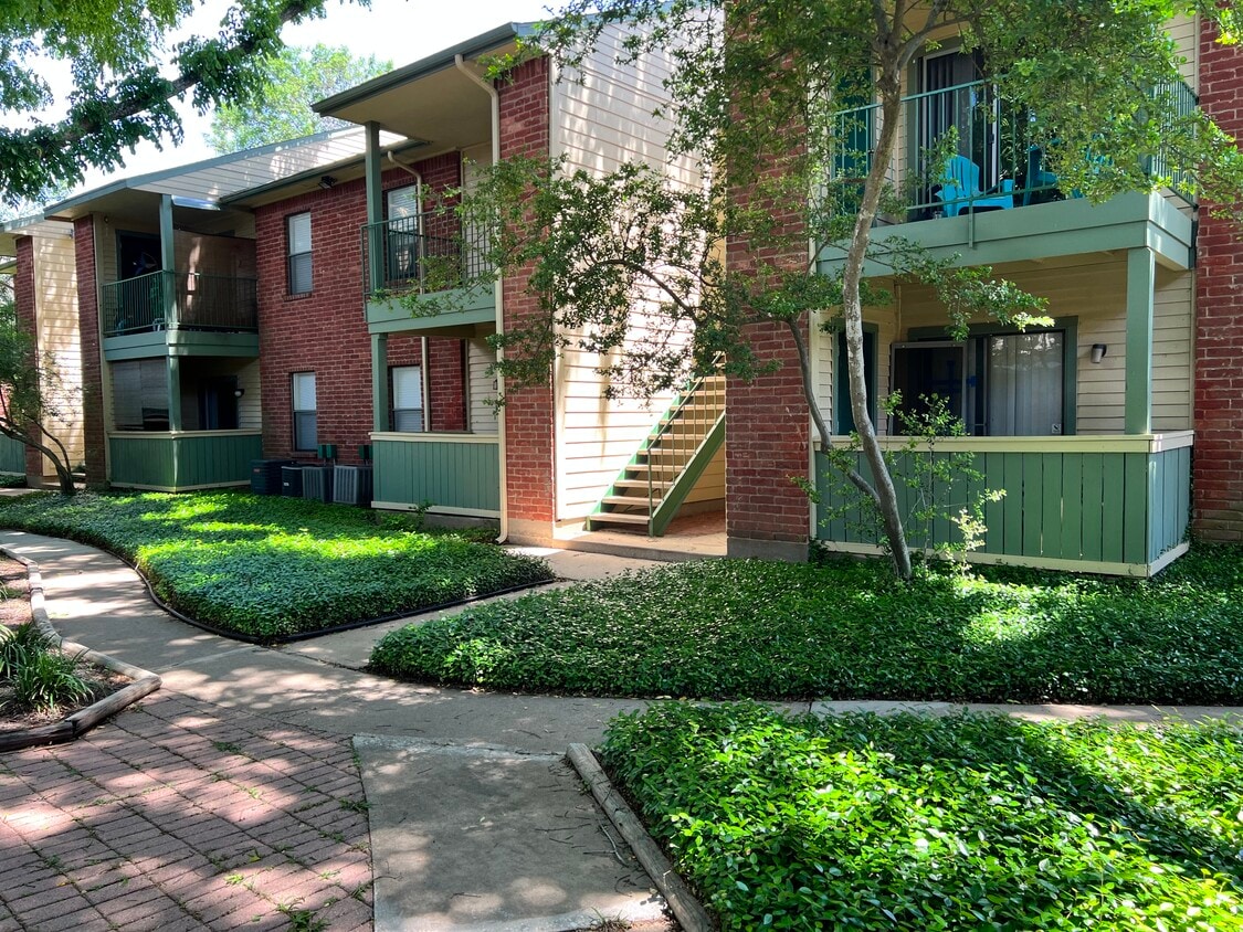 Hidden Timber Apartments - 13359 Pond Springs Rd Austin, TX 78729 ...