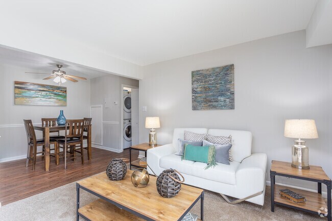 PineGate - Students save up to 10%! - Apartments in Chapel Hill, NC ...