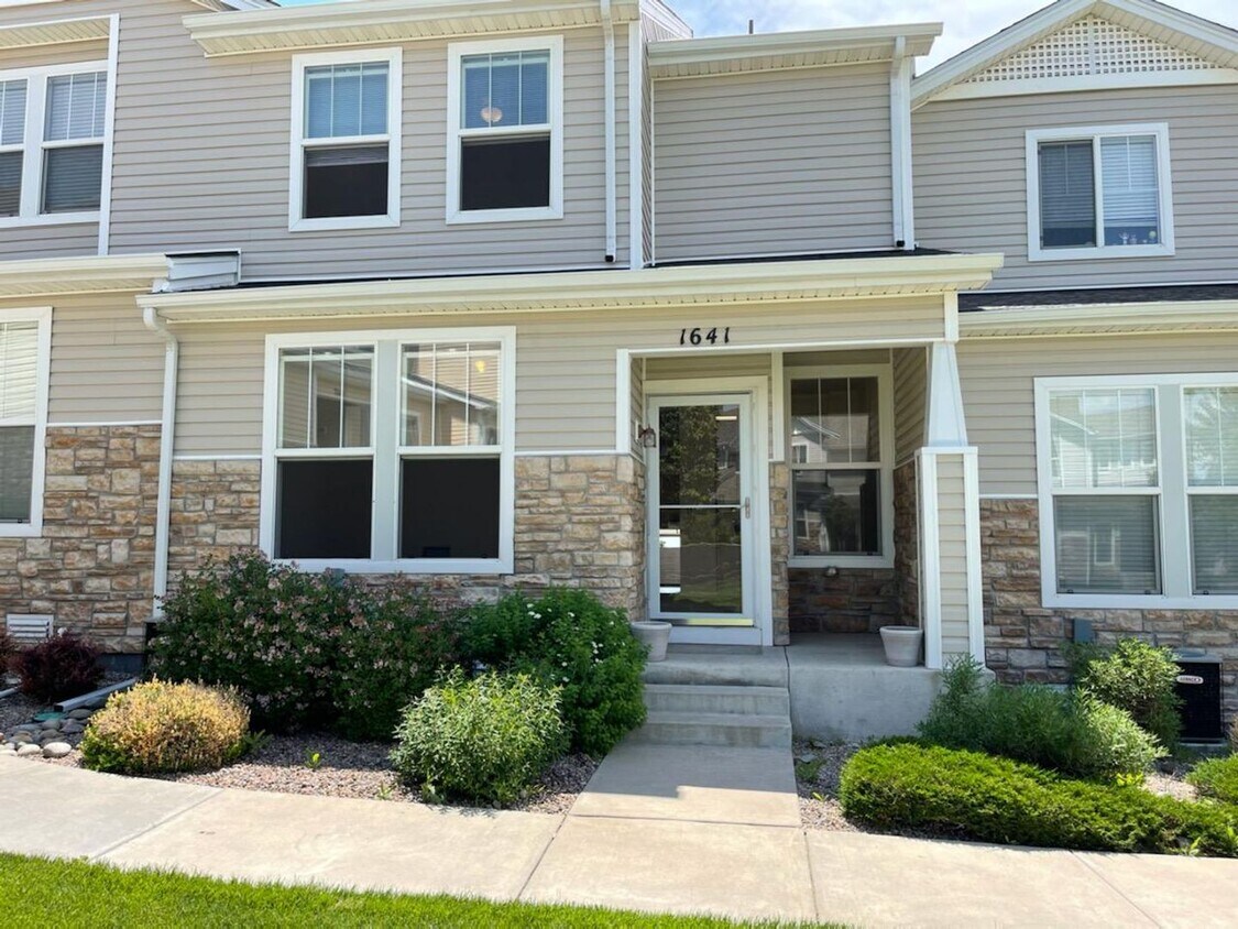 1641 Reilly Grove, Colorado Springs, CO 80951 - Townhome Rentals in ...