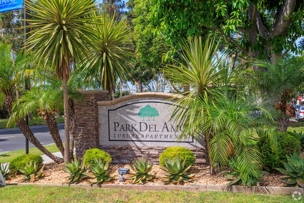 Park Del Amo Apartments