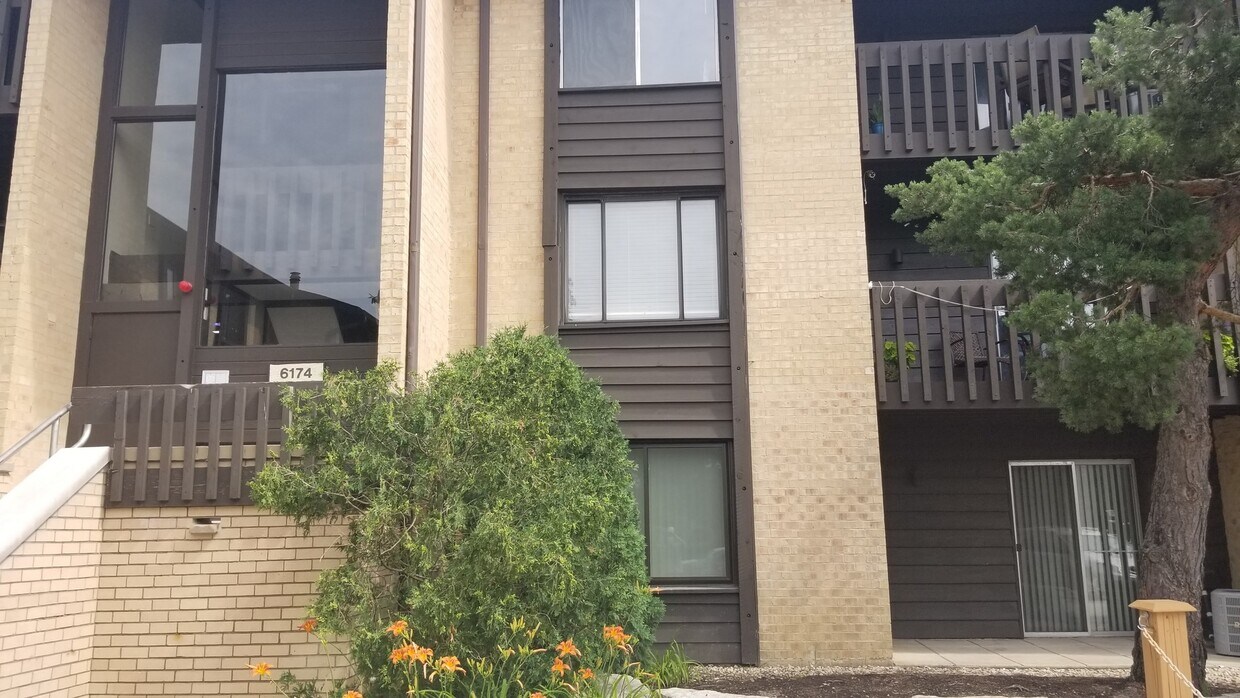 6174 Knoll Ln Ct Unit 102, Willowbrook, IL 60527 - Condo for Rent in ...