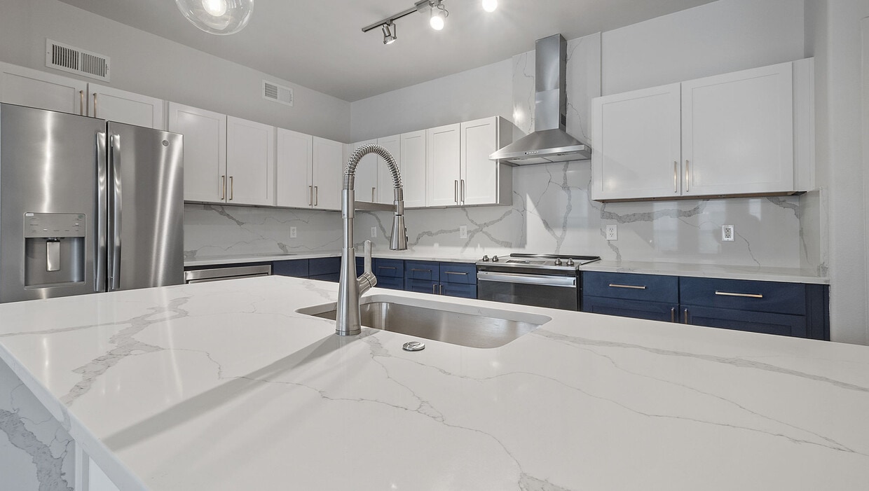 The Lofts at West 7th - 929 Norwood St Fort Worth, TX 76107 ...