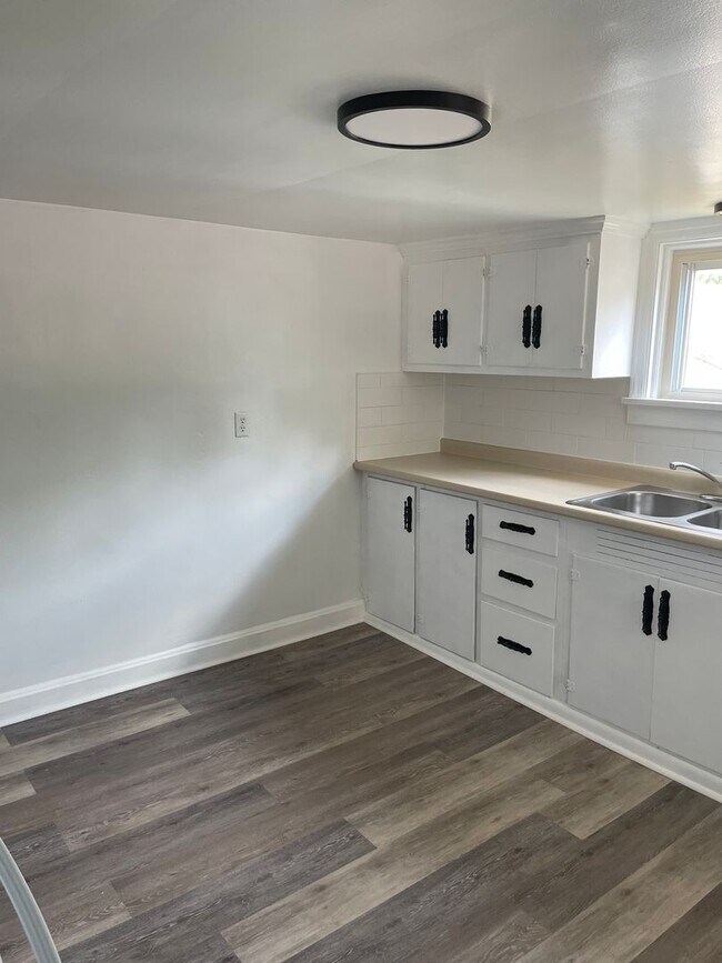 137 N West St Unit 02, Carlisle, PA 17013 - Room for Rent in Carlisle ...