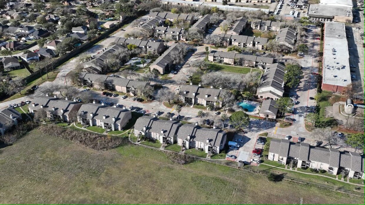 The Lakes At Madera Apartments