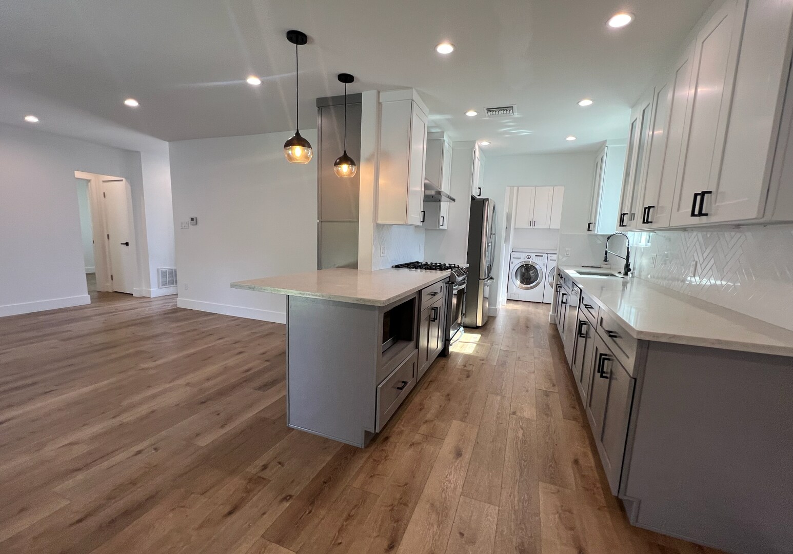 8045 Darby Ave Unit House, Los Angeles, CA 91335 - Room for Rent in Los ...