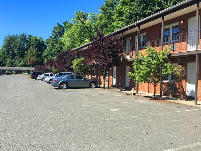 The Courtyards Rentals - West Springfield, MA | Apartments.com