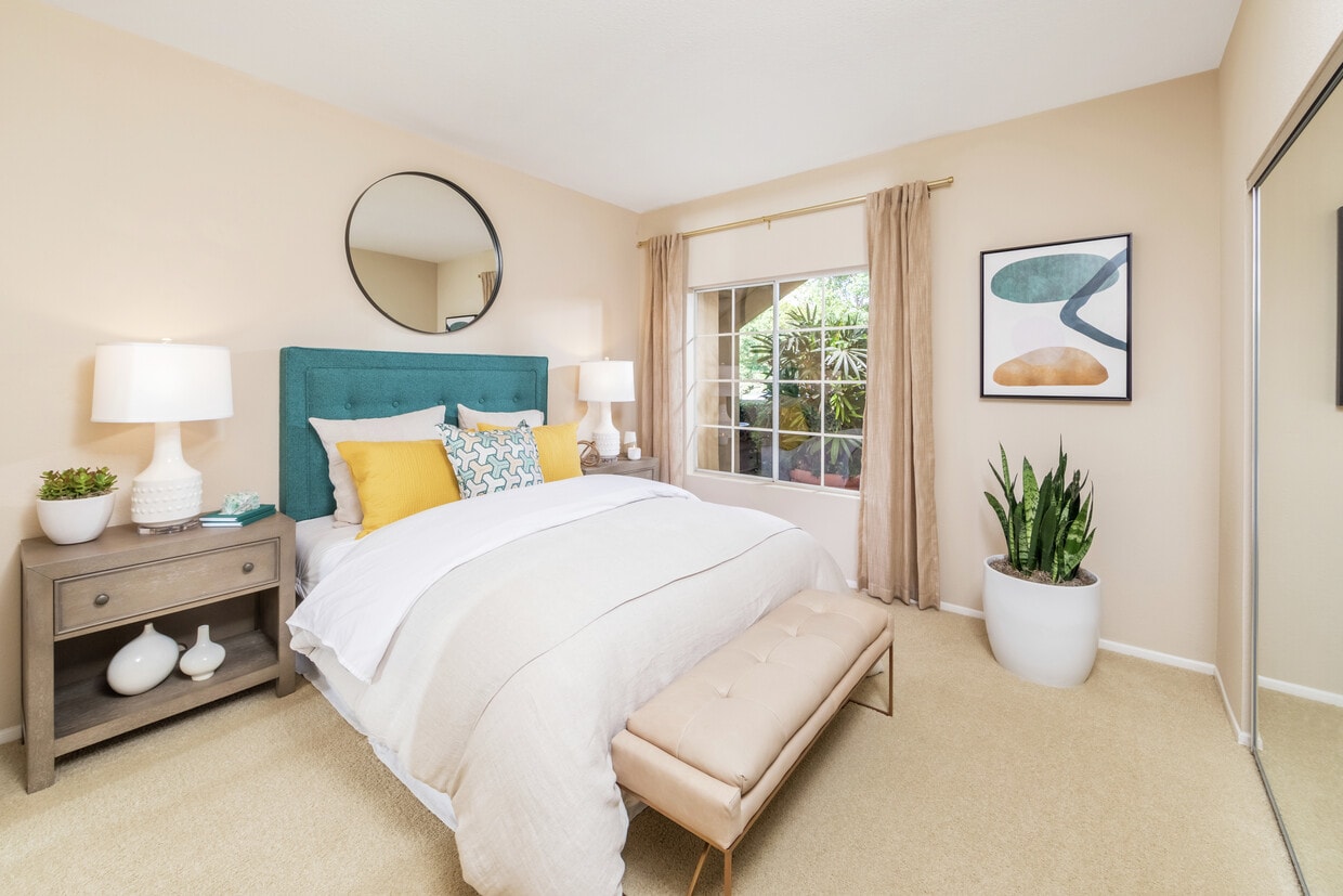 Turtle Rock Canyon Apartment Homes - 100 Stonecliff Aisle Irvine, CA ...