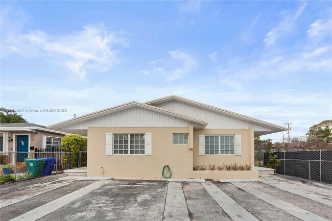 3739 SW 28th St Unit 3739, Miami, FL 33133 - Room for Rent in Miami, FL ...