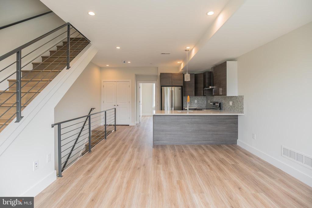 1517 N 9th St Unit BUILDING 1, 2, Philadelphia, PA 19122 - Room for ...