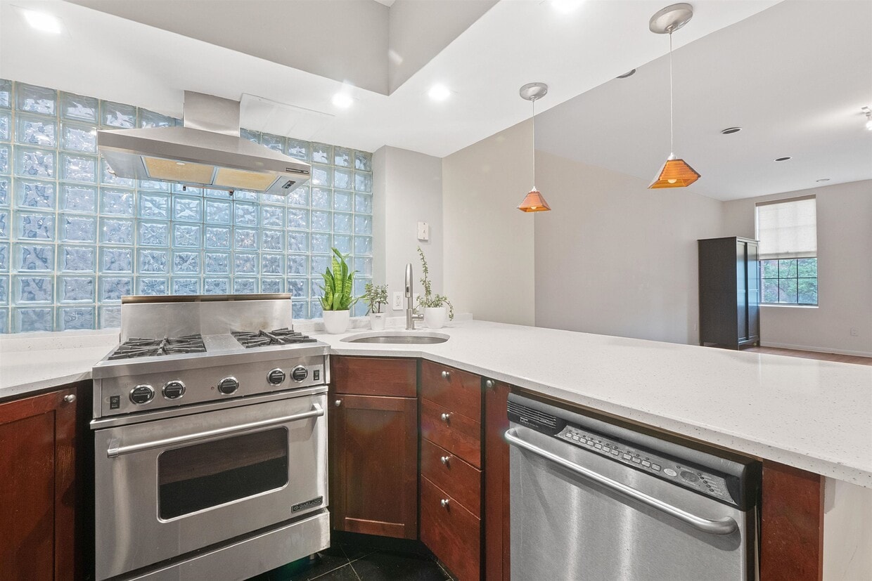 1125 Washington St Unit 4R, Hoboken, NJ 07030 - Condo for Rent in Hoboken, NJ | Apartments.com