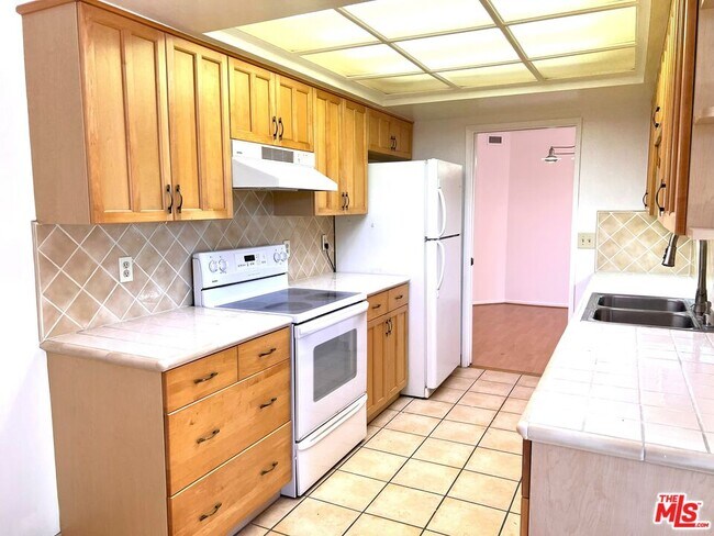 750 Spaulding Ave Unit 236, Los Angeles, CA 90036 - Condo for Rent in ...