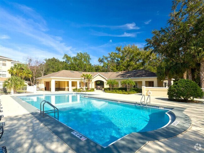 Sutton Oaks of Mandarin Apartments for Rent with a Walk-In Closet ...