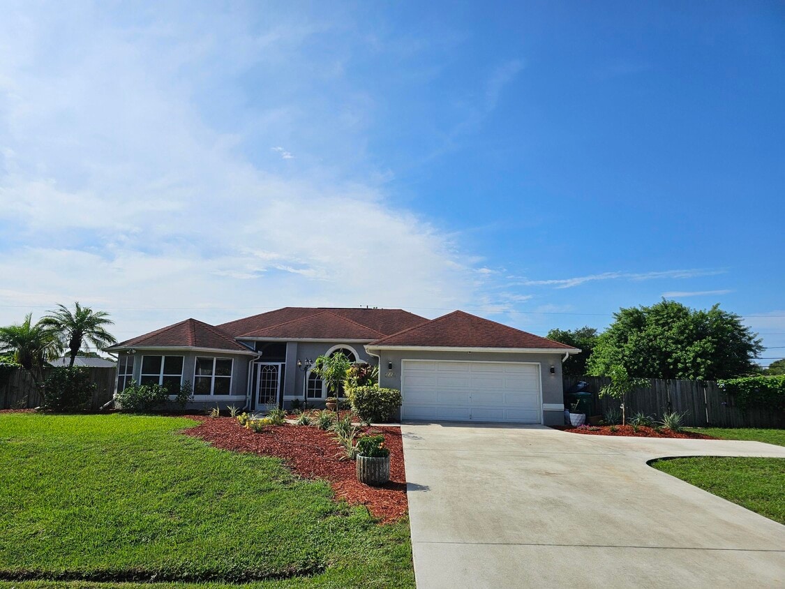 1358 SW Del Rio Blvd, Port Saint Lucie, FL 34953 - House Rental in Port ...