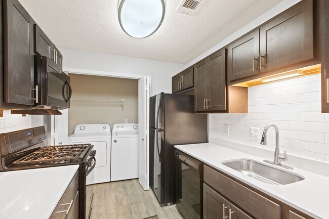 The Promenade at Berkeley Apartments for Rent with a Living Room ...