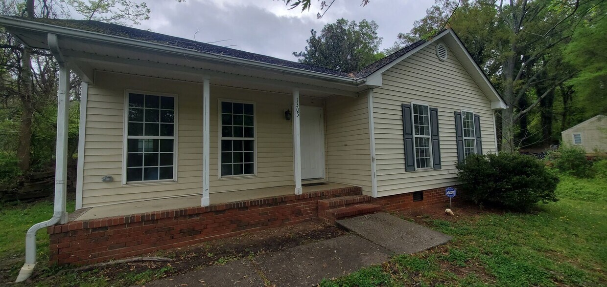 1305 Bellevue St, Greensboro, NC 27406 - House Rental in Greensboro, NC ...