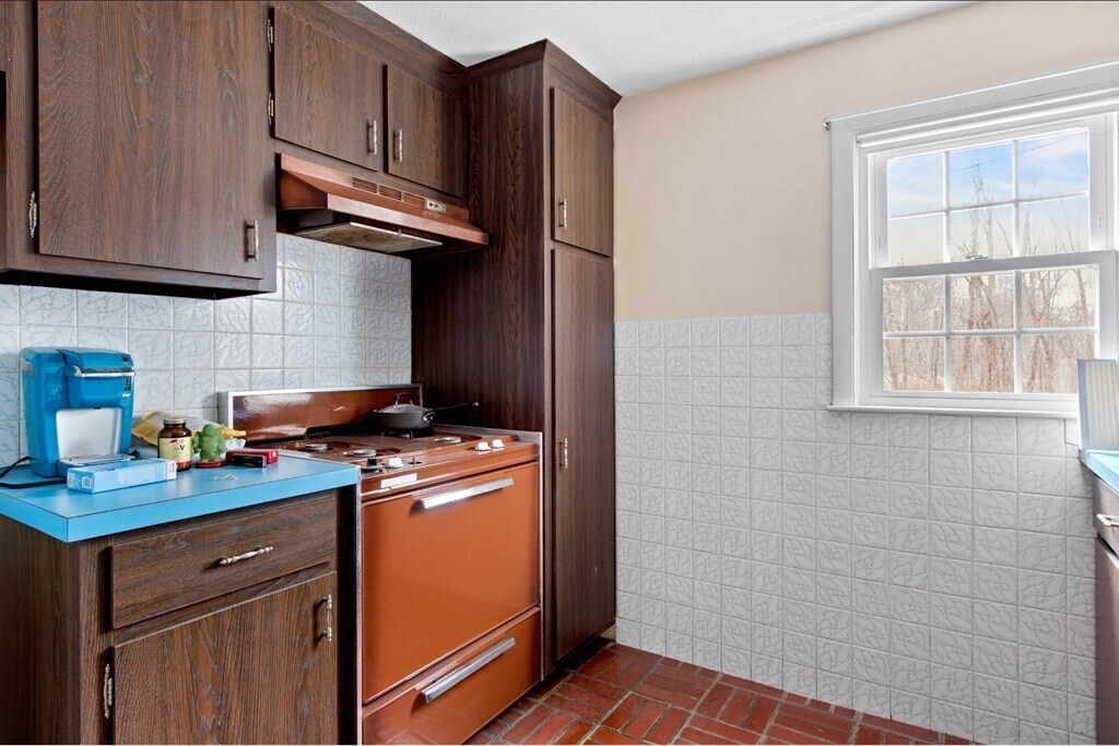 157 Stone St. Unit 2, Walpole, MA 02081 - Room for Rent in Walpole, MA ...