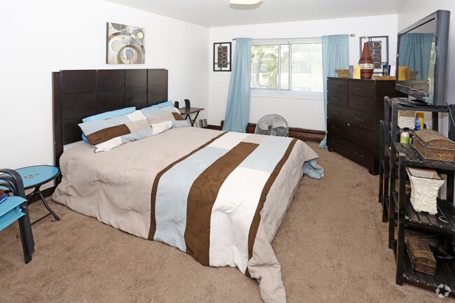 Ginger Ridge Apartments - 1954 Memorial Dr Calumet City, IL 60409 ...