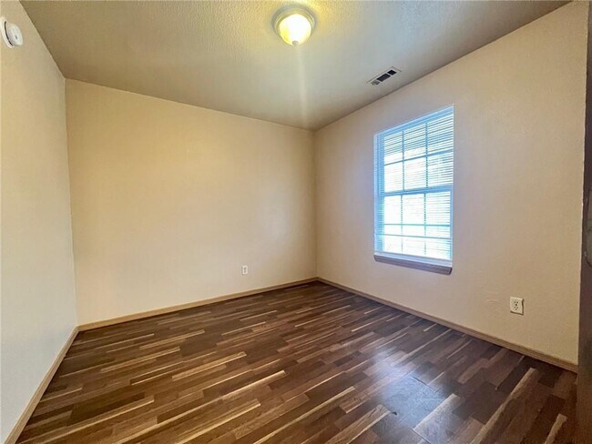 405 Sisters Ave Unit 202, Springdale, AR 72764 - Room for Rent in ...