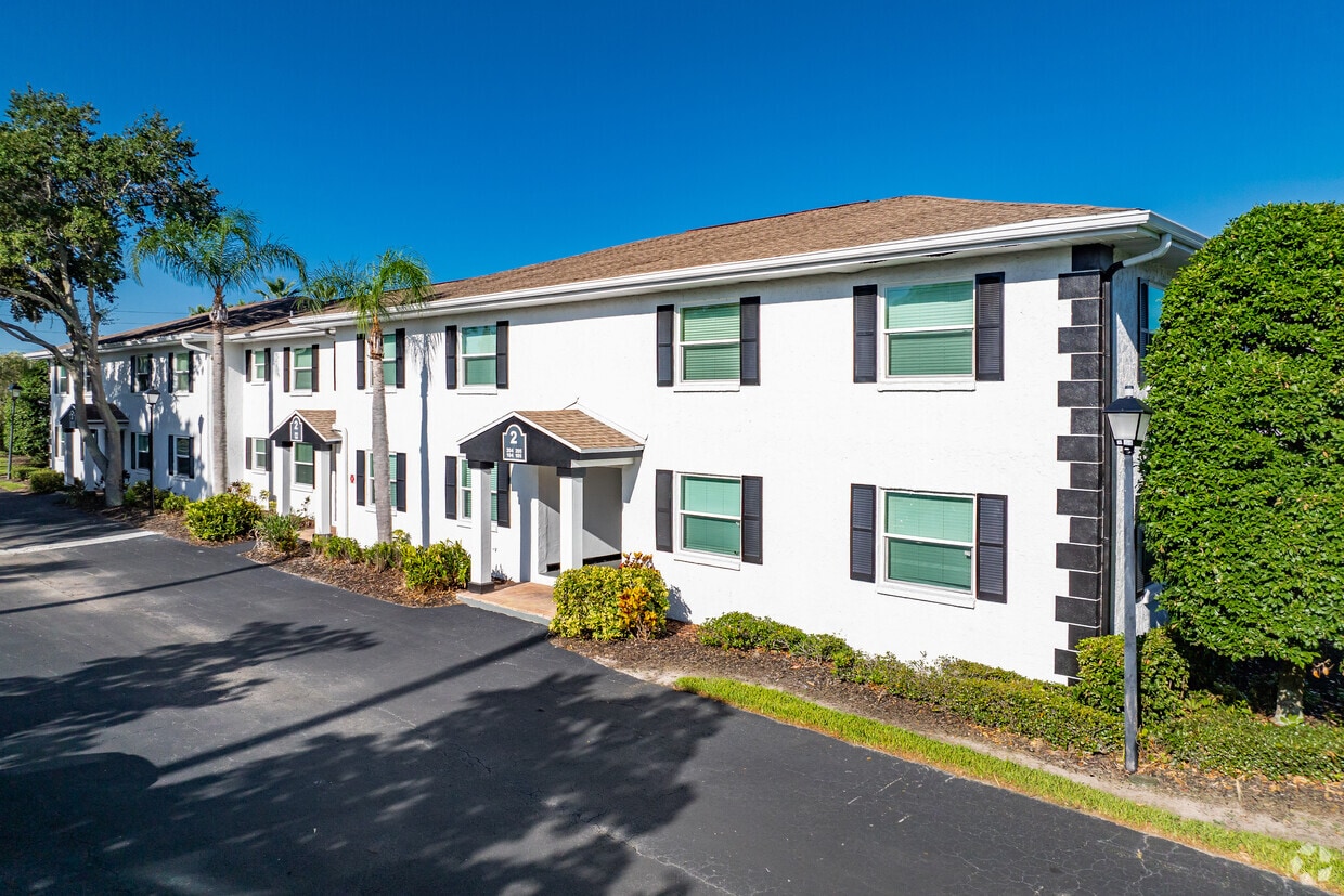 The Fountains of Largo - 13125 Wilcox Rd Largo, FL 33774 | Apartments.com