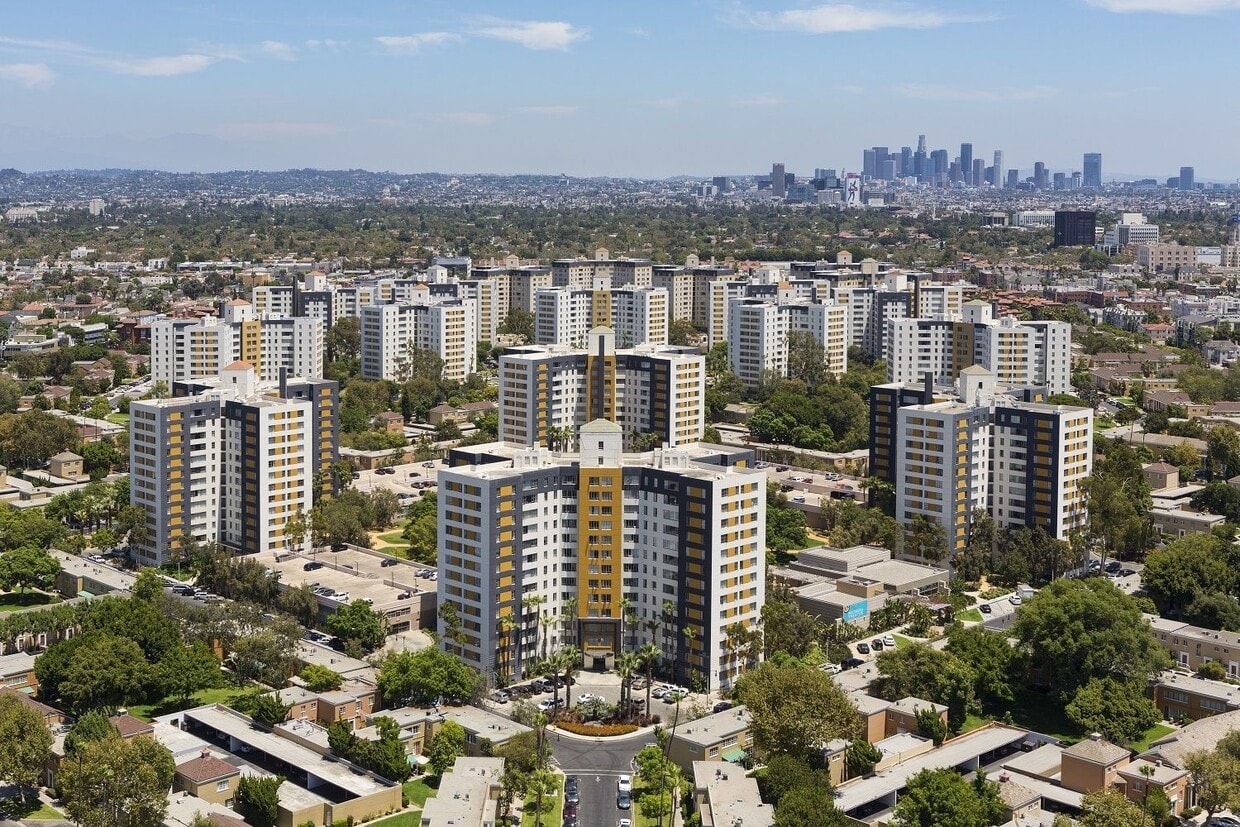 Park La Brea Apartments In Los Angeles Ca Westside Rentals